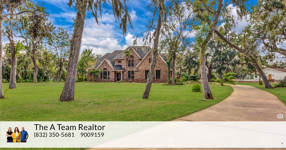 816 Lake Rd, Lake Jackson, TX 77566